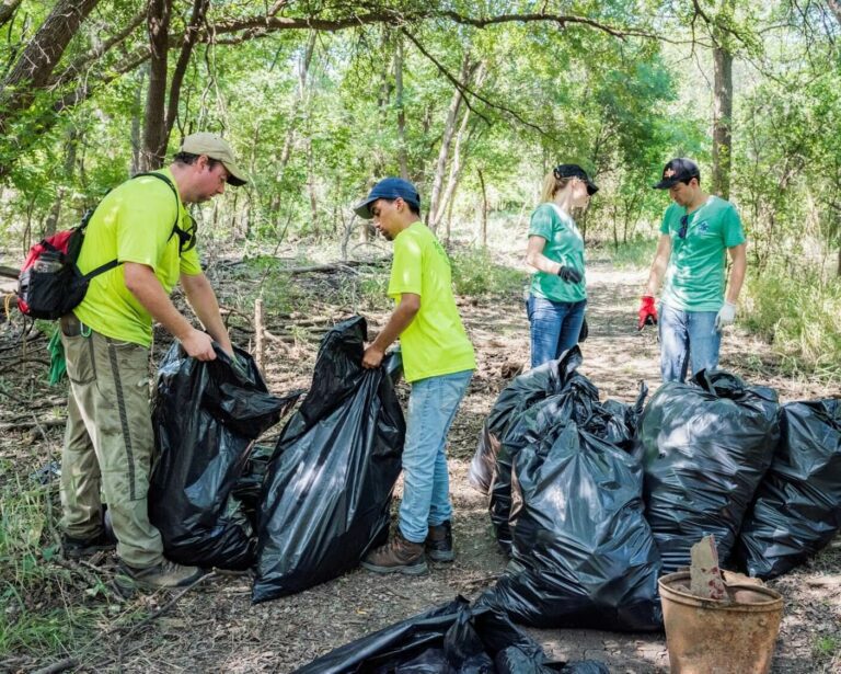 Volunteer - Trinity Park Conservancy
